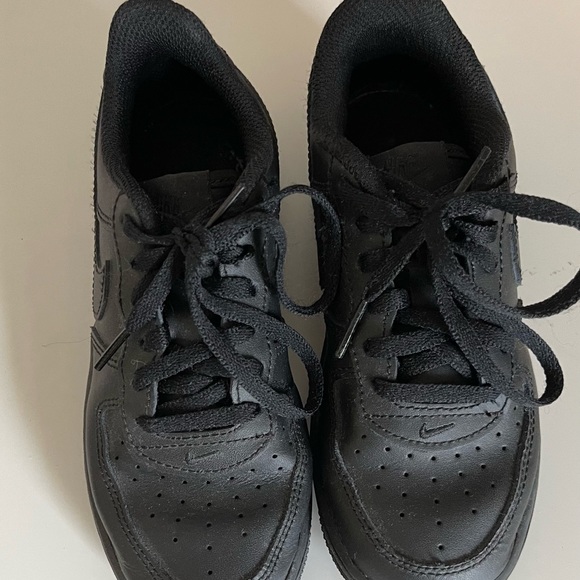 Nike | Shoes | Nike Air Force S Kids Size 13c Solid Black | Poshmark